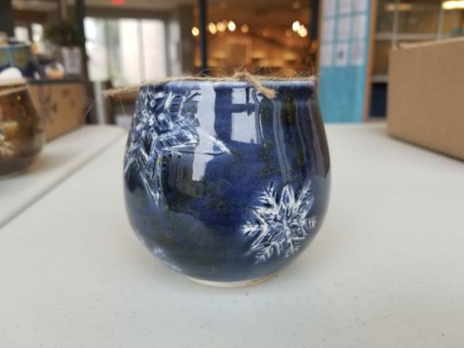 PC-24 Sapphire Float over C-10 Snow | AMACO Brent