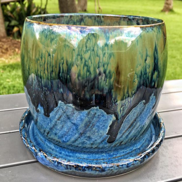 PC-01 Saturation Metallic over PC-24 Sapphire Float | AMACO Brent