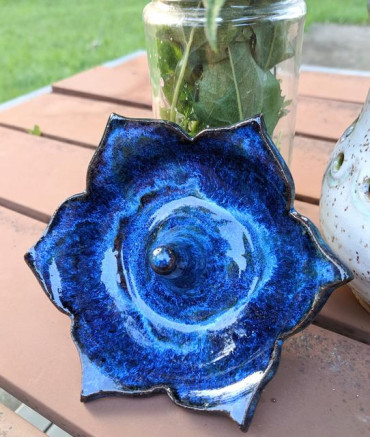 PC-31 Oatmeal over PC-24 Sapphire Float | AMACO Brent