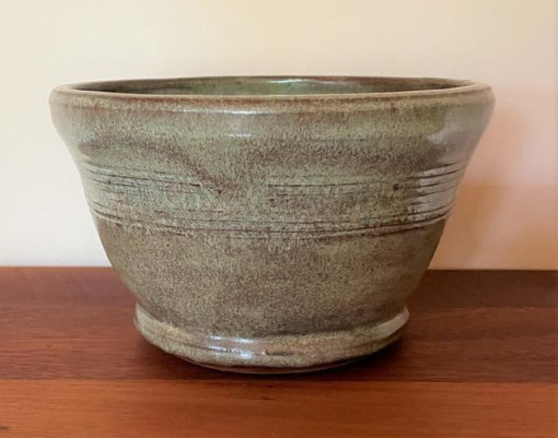 PC-20 Blue Rutile over PC-33 Iron Lustre | AMACO Brent